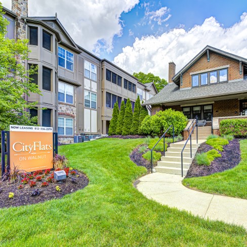 City Flats on Walnuts Apartments in Bloomington | J.C. Hart Company